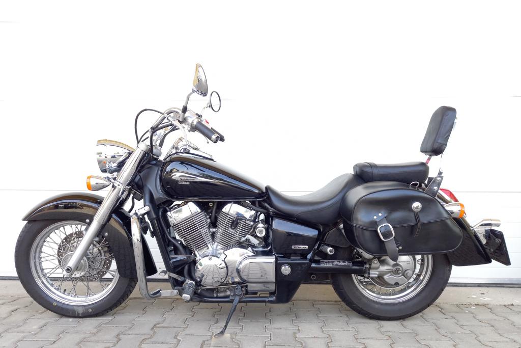 Chopper | Honda VT 750 Shadow Černá | Motopůjčovna Praha